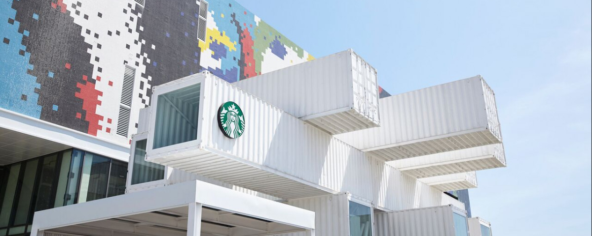 Taiwan : un café Starbucks construit à partir de conteneurs recyclés