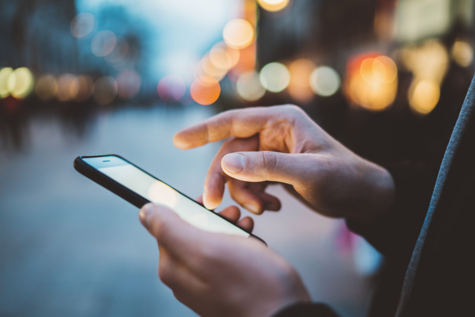 Quatre astuces pour une utilisation de son smartphone plus écoresponsable